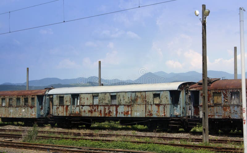 Old Rusting Train Carriages Stock Image - Image of grass, steel: 20337291