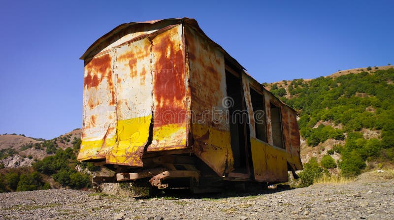 Old rusty abandoned wagon. stock image. Image of outdoor - 116902141