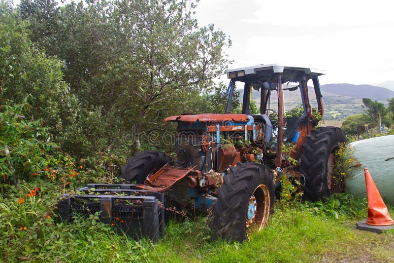 Old Rusty Defective Tractor in Farmyard Stock Photo - Image of rotting ...