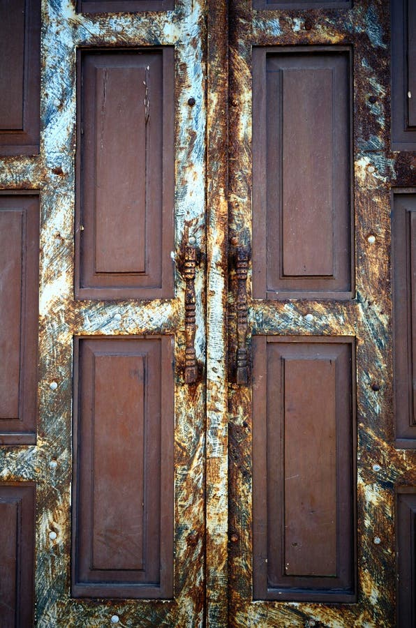 Old rusty door stock image. Image of gate, grungy, brown - 29106119