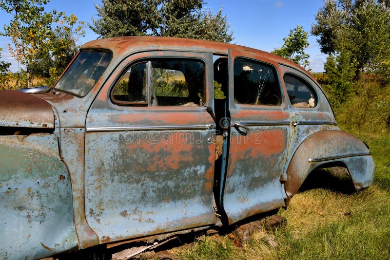 Old rusty frame of a car editorial image. Image of body - 103716735