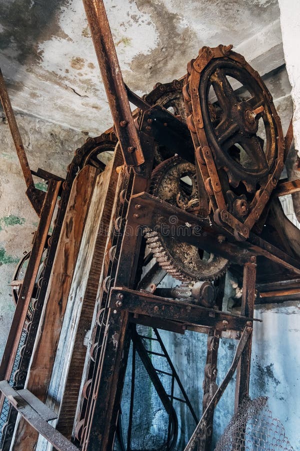 Old Rusty Gears and Chain Drive of Broken Conveyor Mechanism Stock ...