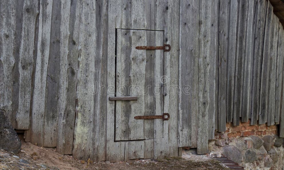 Old Rusty Hinge on a Wooden Door Stock Photo - Image of detail, hinge ...