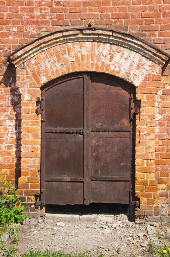 Old rusty iron gate stock image. Image of wall, trash - 41093359