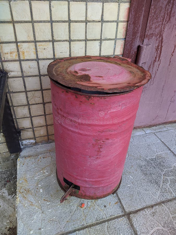 Old Rusty and Metal Waste Bin with Foot Pedal Stock Image - Image of ...