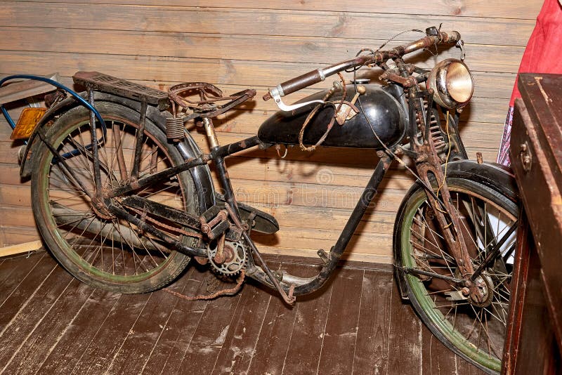 Old Rusty Moped. Old-fashioned Transport Editorial Photo - Image of ...