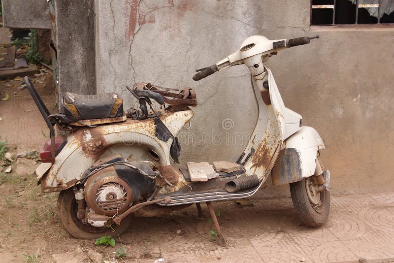 The old, rusty motorcycle stock image. Image of dirt - 30794351