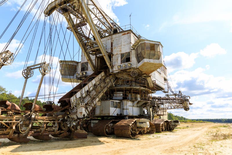 Old Rusty Multi Bucket Excavator, Giant Stacker, Absetzer in Sandy ...