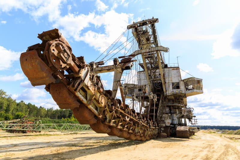 Old Rusty Multi Bucket Excavator, Giant Stacker, Absetzer in Sandy ...