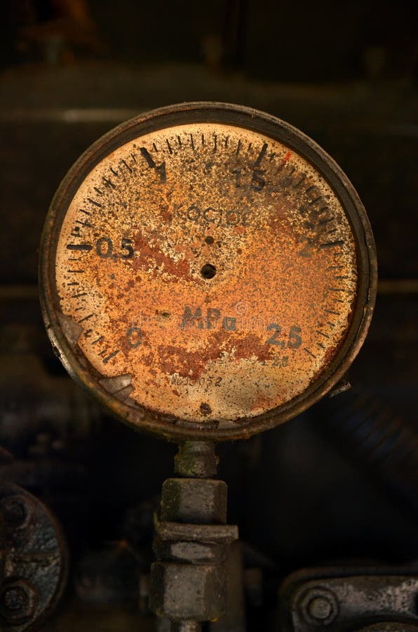 Old, rusty pressure gauge stock image. Image of needle - 45662393