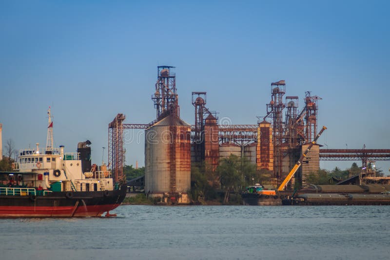 Ship Loading Rice Stock Photos - Free & Royalty-Free Stock Photos from ...
