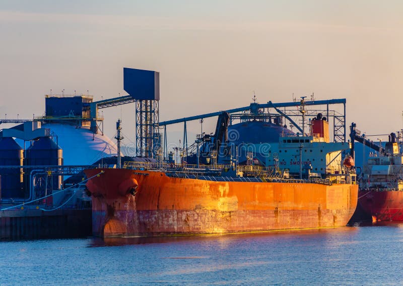 Old Rusty Tanker stock photo. Image of ocean, carrier - 130716728