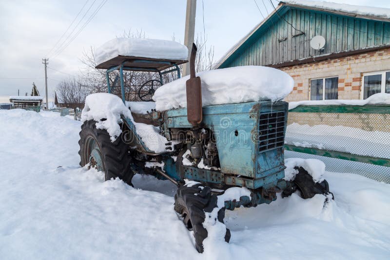 Old rusty tractor stock image. Image of drifts, antique - 89680137