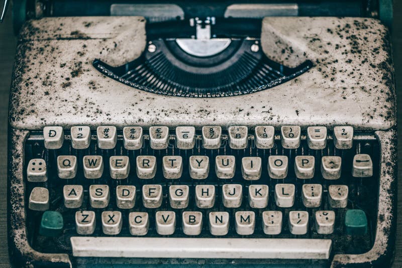 Rusty old typewriter stock image. Image of 1940s, ideal - 62607917