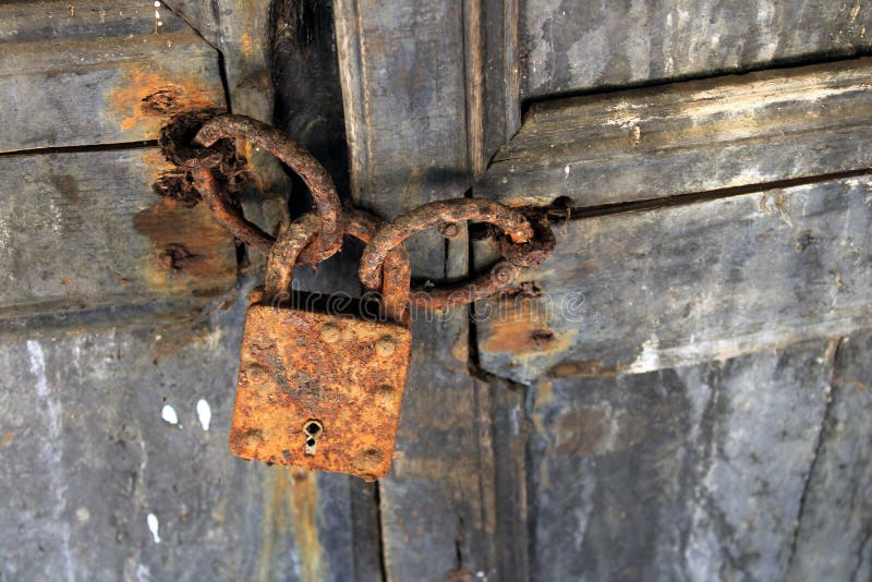 Old Rusty Vintage Lock on a Wooden Door. Stock Photo - Image of barn ...