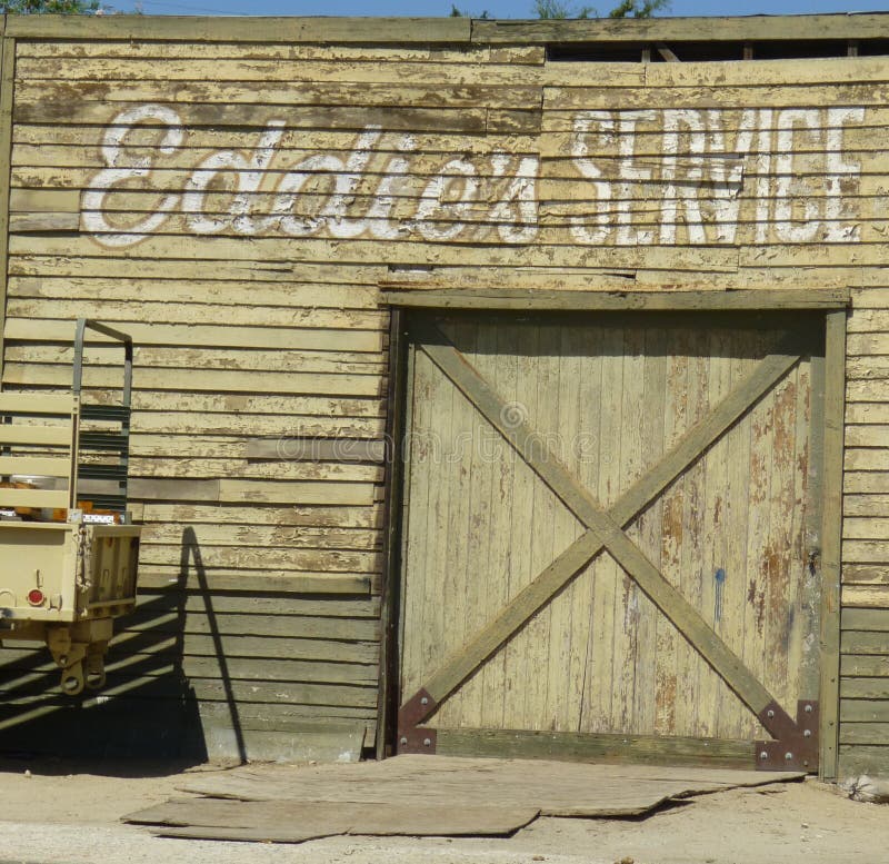 Old Vintage Service Station Editorial Photo - Image of service, station ...