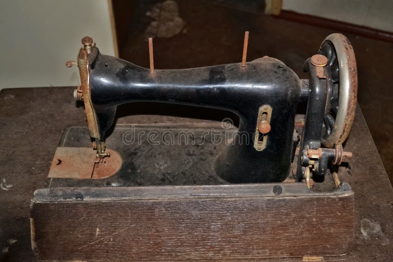 Old sewing machine stock photo. Image of industry, textile - 38375644