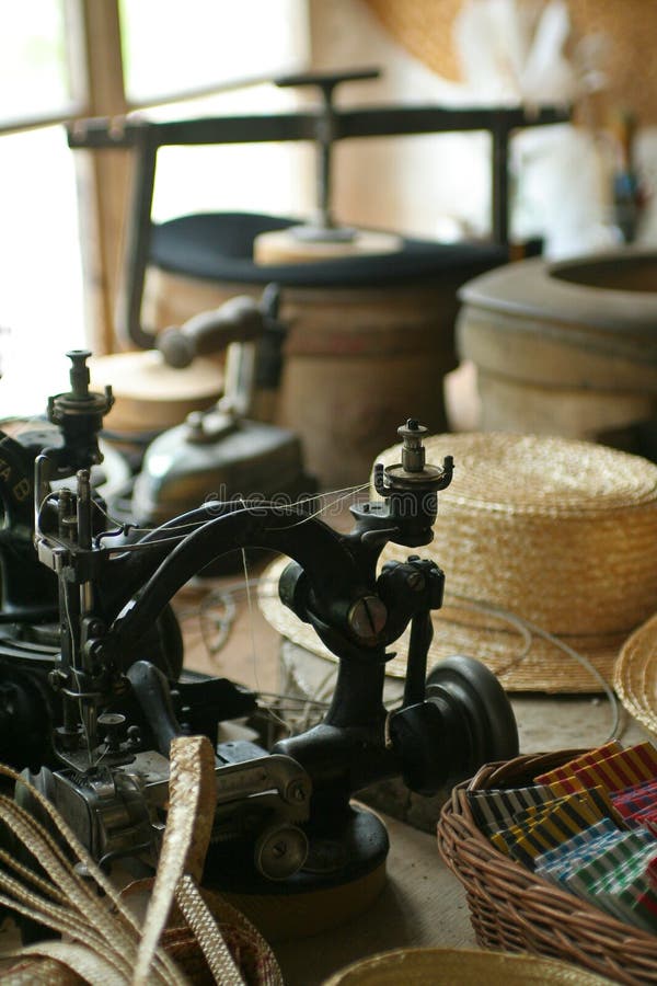 Old Sewing Machine stock image. Image of manual, embroidery - 4055623