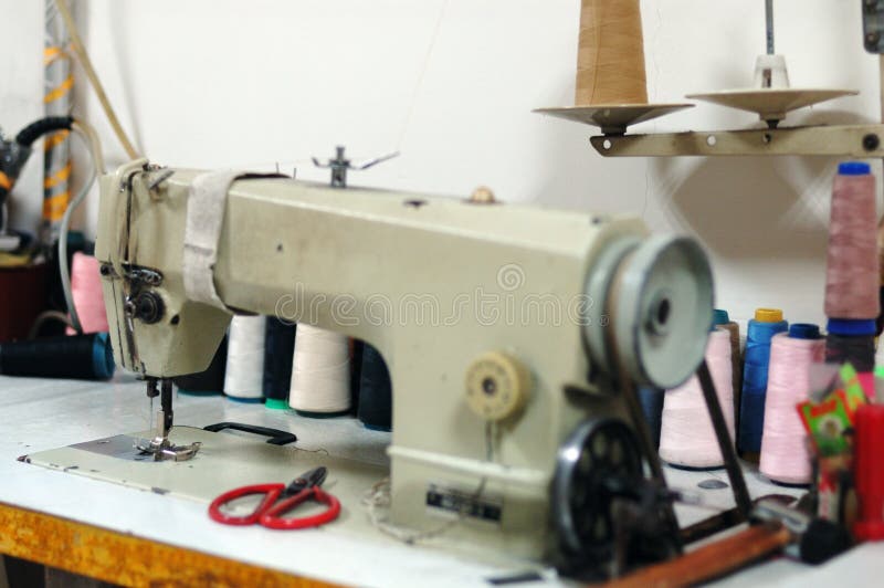 Old sewing machine stock photo. Image of metal, clothing - 4472360