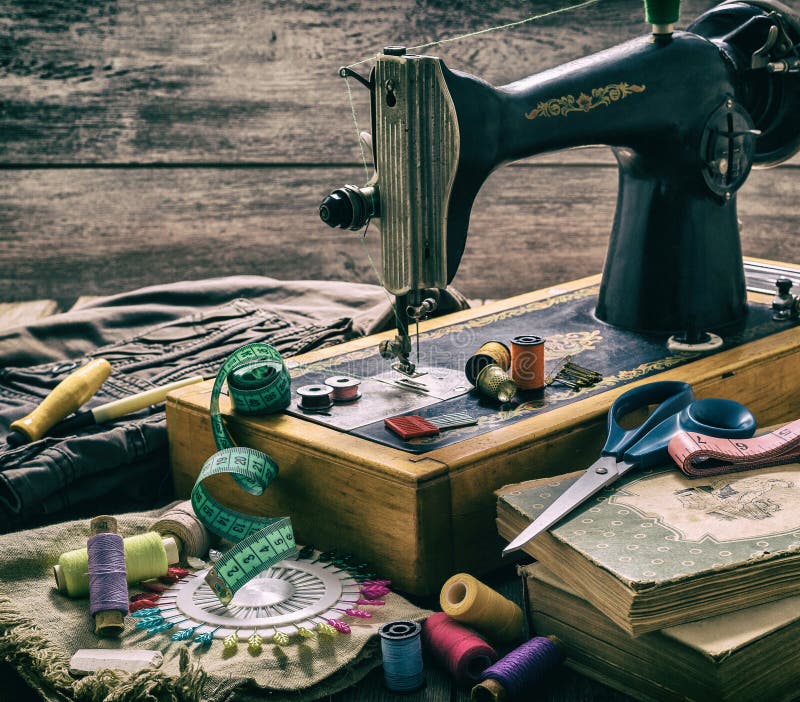 Old sewing machine stock photo. Image of craft, instruments - 190322286