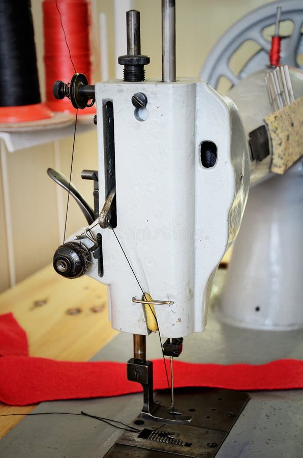 700 Sewing Machine Side View Stock Photos - Free & Royalty-Free Stock ...