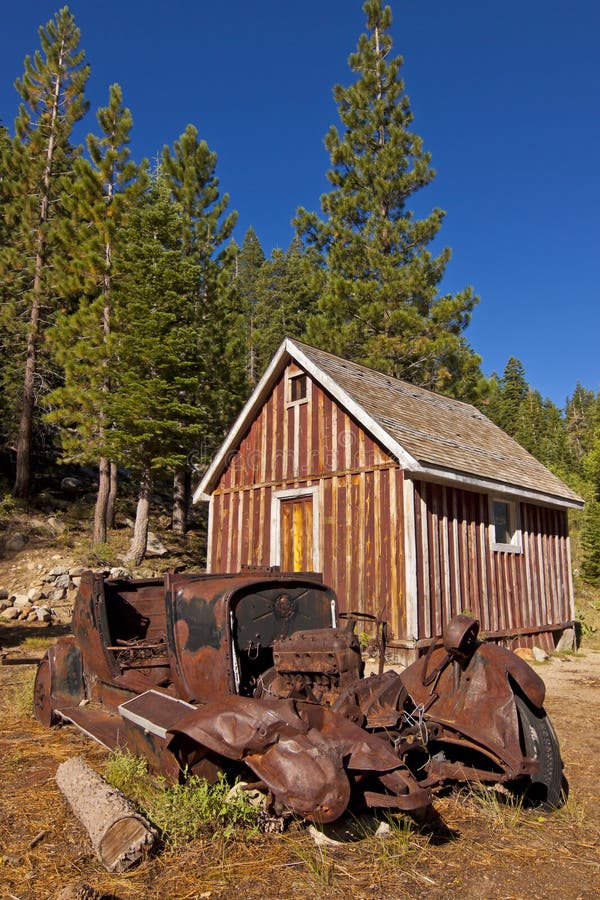 Old Shack And Rusty Car Picture. Image: 26202585