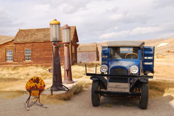 331 Vintage Shell Gas Station Stock Photos - Free & Royalty-Free Stock ...