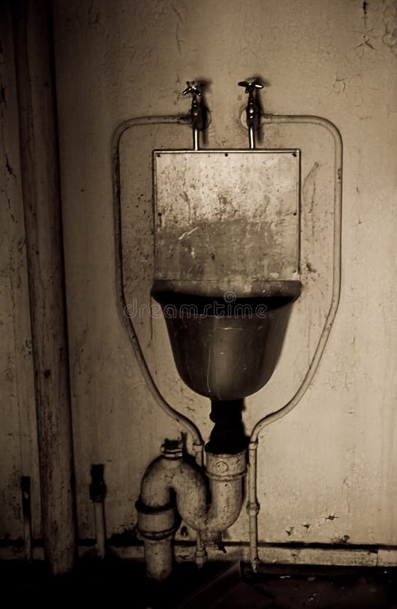 Old sink stock photo. Image of cracks, water, poor, leaking - 6938878