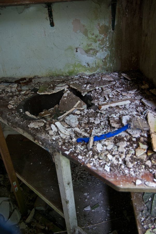 Old sink stock photo. Image of sketchy, dilapidated - 332094278