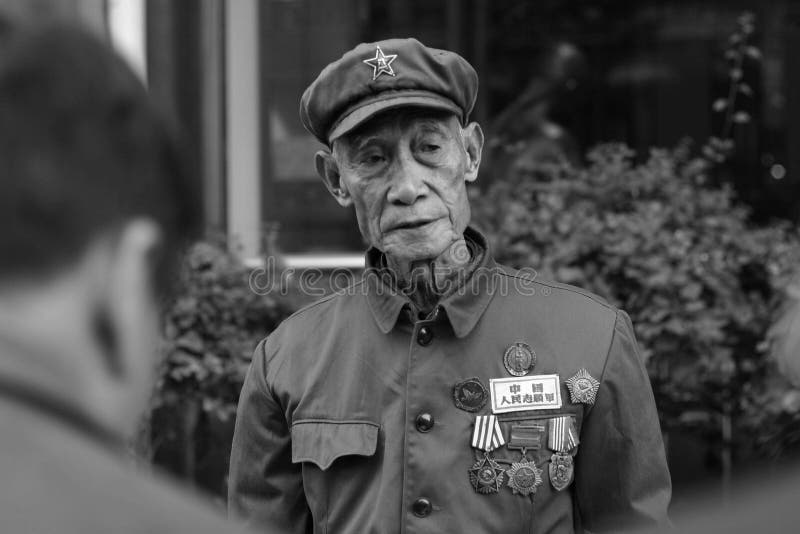 Old soldier editorial photo. Image of contemplate, soldier - 21979551