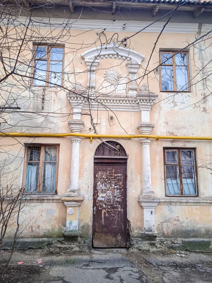 Old soviet houses in Kiev stock image. Image of city - 241868627