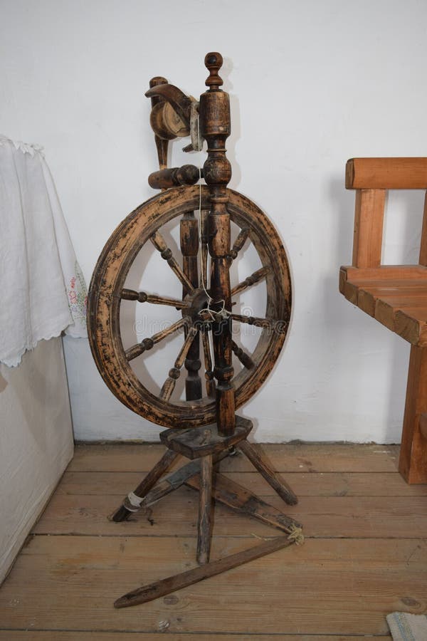 150 Russian Traditional Spinning Wheel Stock Photos - Free & Royalty ...