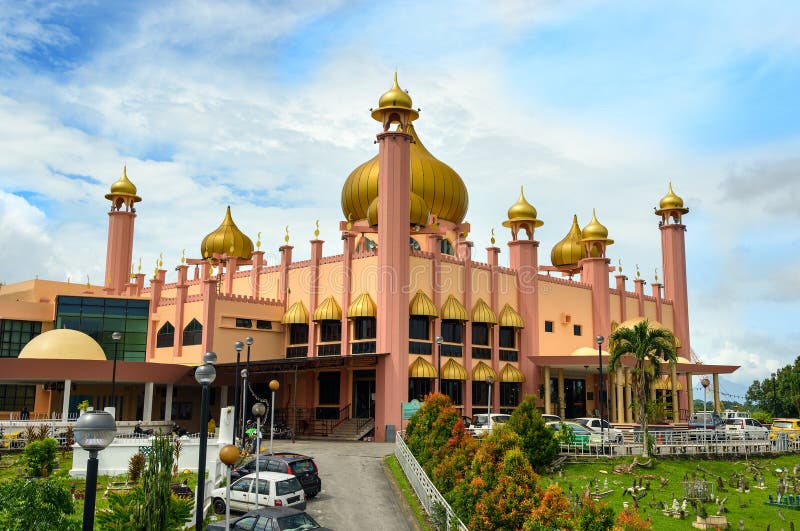 Old State Mosque / Kuching Mosque Editorial Stock Photo - Image of ...
