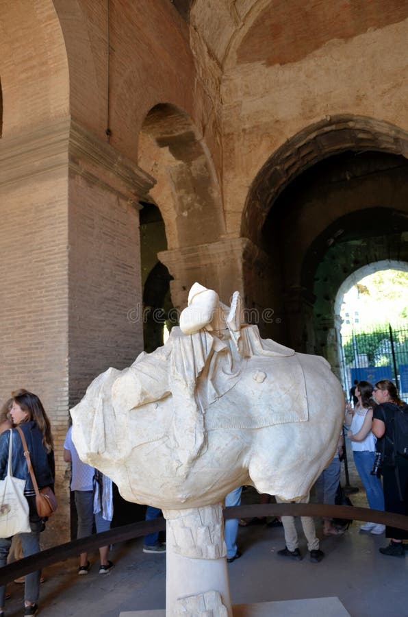 Old statue in marble editorial image. Image of historic - 133408910