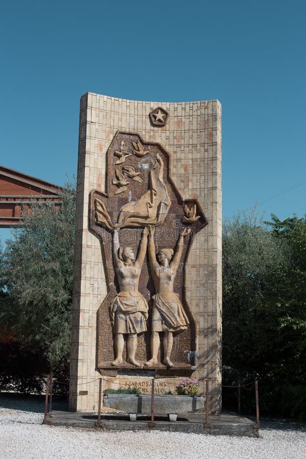 Old Statues of the Soviet Union Monument Editorial Stock Image - Image ...