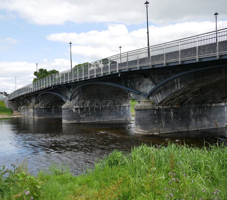 Old Stone Bridge in Ireland, Ancient Bridge Over the River Background ...