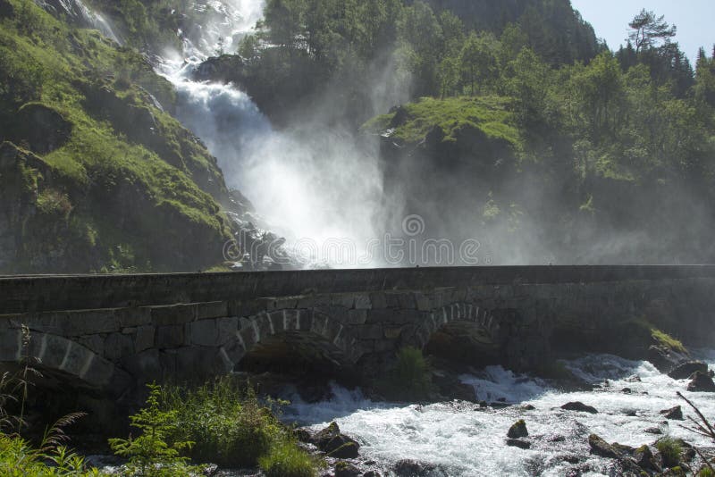 Old Stonebridge and Waterfall Stock Image - Image of stonebridge, green ...