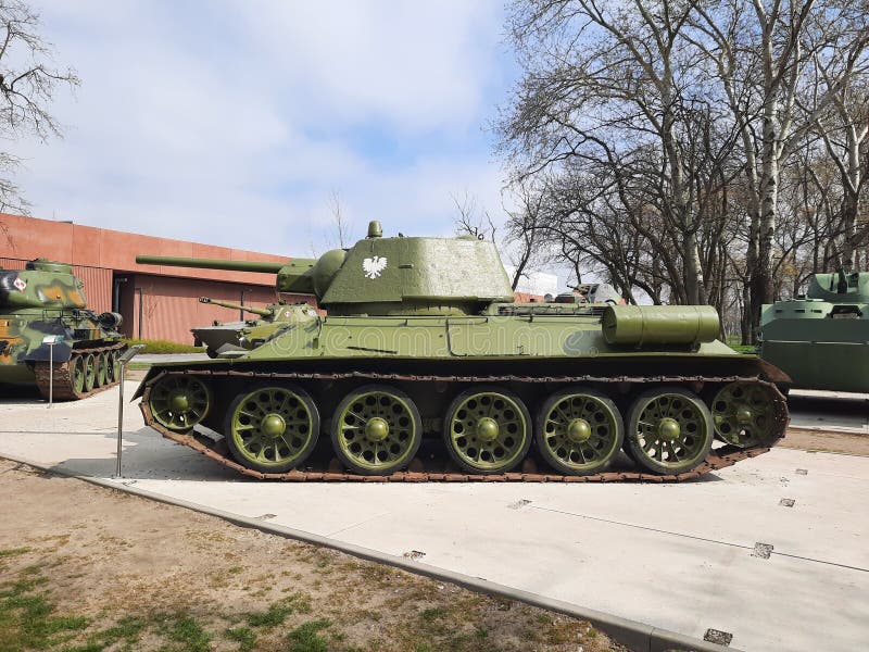 Old Tank T34 /76 editorial photo. Image of locomotive - 373438281