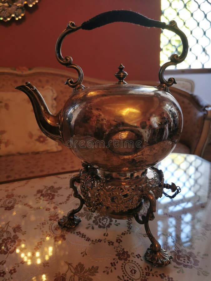 Old tea can stock image. Image of tradition, metal, travel - 313214109