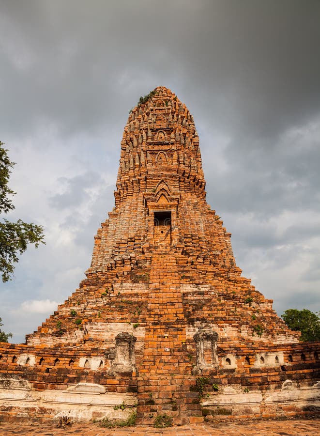 Old Temple of Ayuthaya stock photo. Image of ayuthaia - 35664760