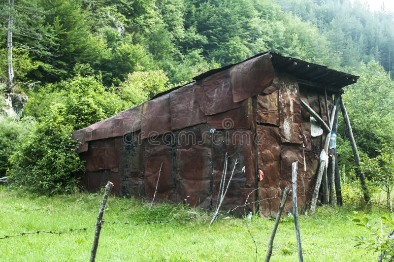 Old tin shed stock image. Image of rural, barn, abandoned - 43535355