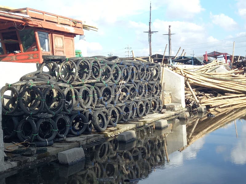 Old Tire is Used To Artificial Reef Material. Stock Photo - Image of ...