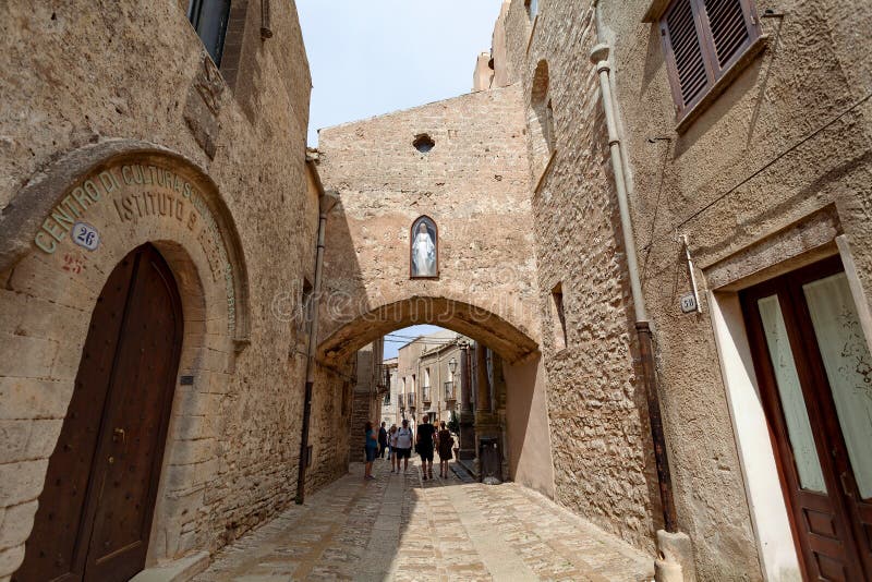Erice, Sicily, Italy - Typical Cafe in the Old Town Editorial ...
