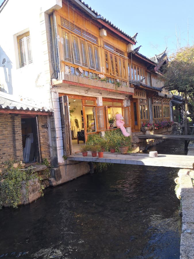 Old town of Lijiang editorial image. Image of river - 137938200