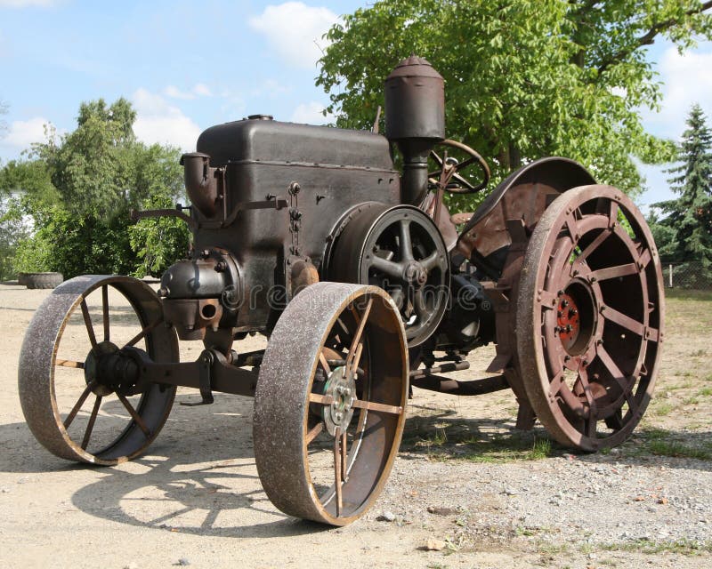 Old tractor stock photo. Image of bulldog, strength, rustikal - 1091226