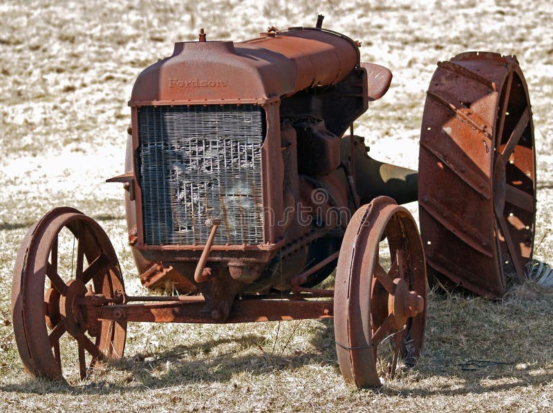 Vintage rusty tractor editorial photography. Image of vintage - 68590647