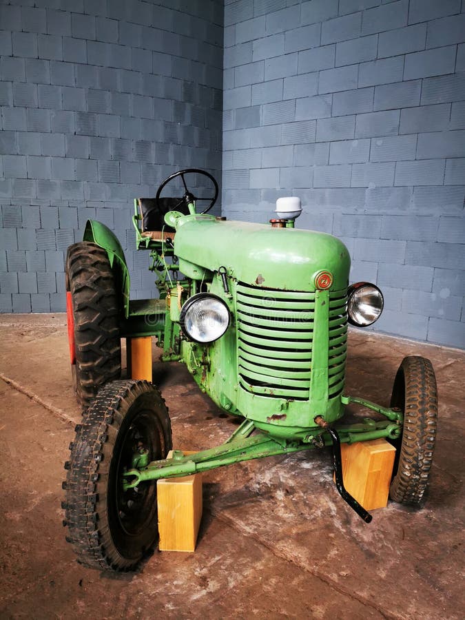 Old tractor vehicle editorial image. Image of countryside - 281535875