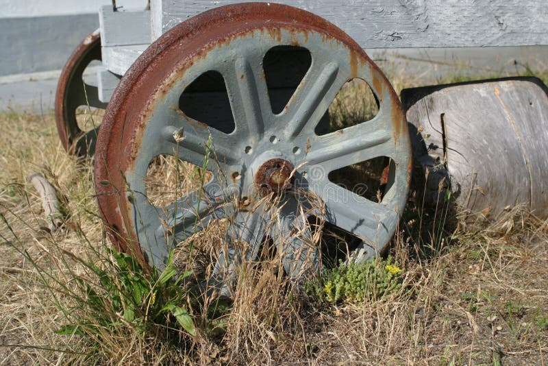 Old trailer wheel stock image. Image of previous, stopped - 305639