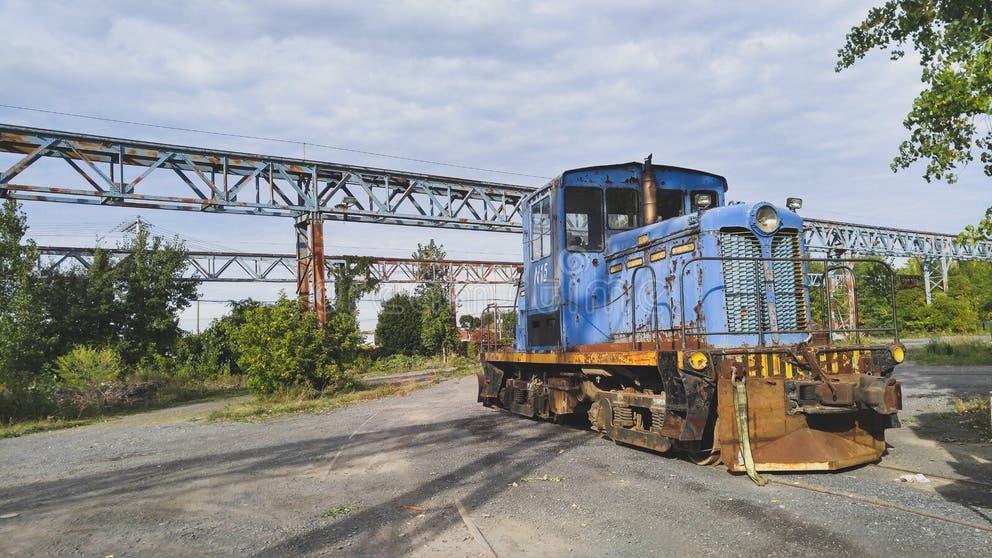 Old train editorial photo. Image of rust, tracks, train - 83916966