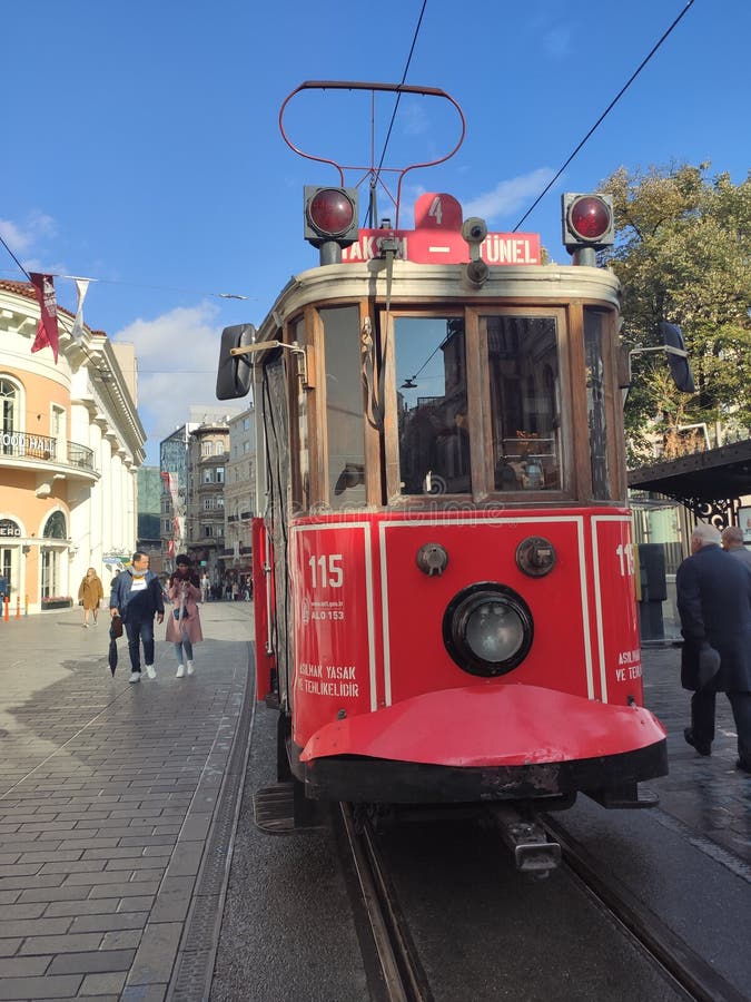Old tram in Istanbul editorial stock photo. Image of light - 165895718